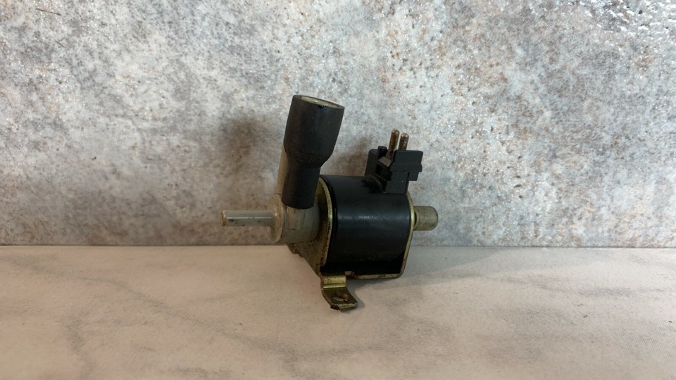 Original Mercedes Benz SL R129 Solenoid Valve Vacuum Valve Front ...