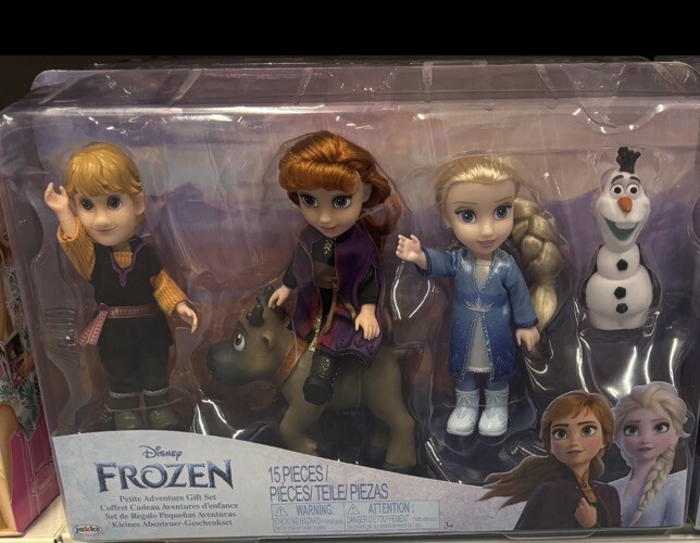 Disney Frozen 2 Petite Gift Set 5 Figures Elsa, Anna, Kristoff Sven and ...