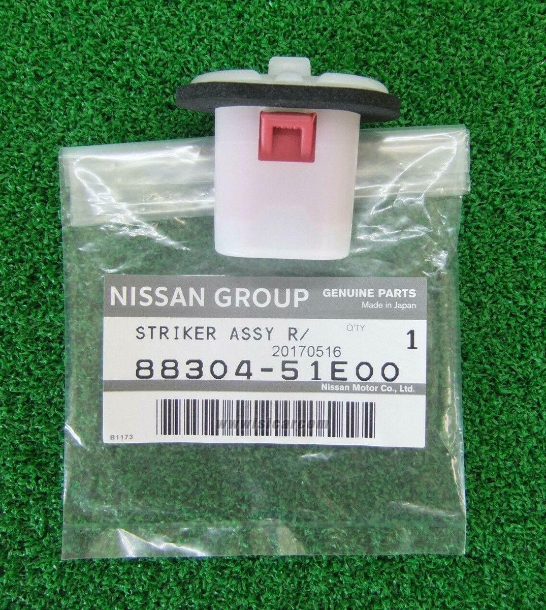 NISSAN SKYLINE GT-R BNR32 HOOD CUSHION REAR STRIKER SEAT NISSAN SKYLINE GT-R BNR32 HOOD CUSHION REAR STRIKER SEAT