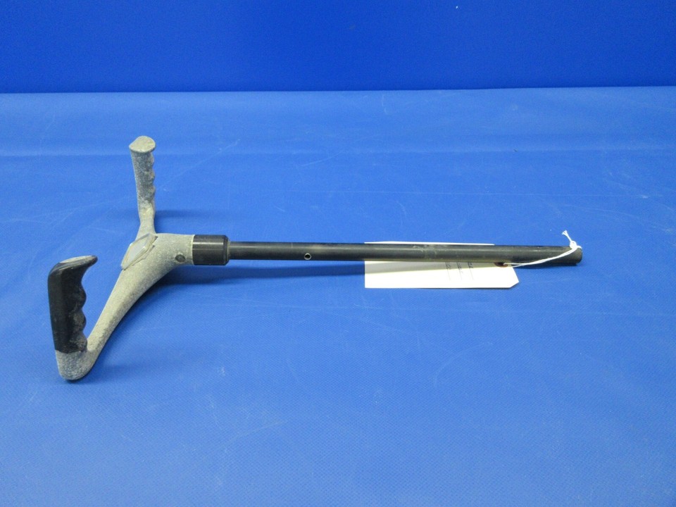 Cessna 150 Control Wheel / Yoke P/N 0513240-16 (0424-1065) | eBay