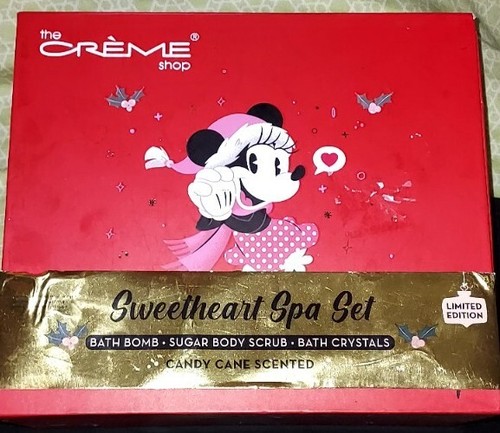 New The Creme Shop Disney Sweetheart Spa Set Minnie Mouse Candy Cane ...