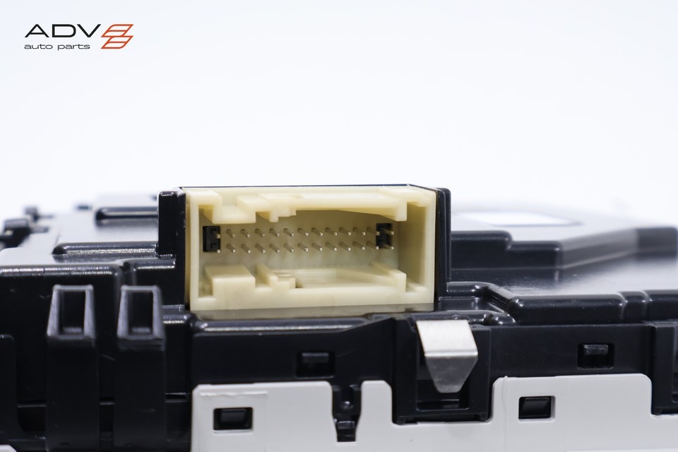 2025 VOLKSWAGEN TIGUAN ROOF OVERHEAD CONSOLE DOME LIGHT LAMP SWITCH OEM ...