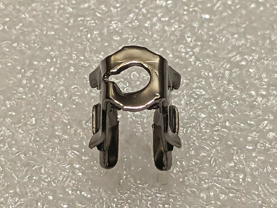 Lot of 100 - Xeon Nacona Server Motherboard Mounting Mount Clip Clips ...