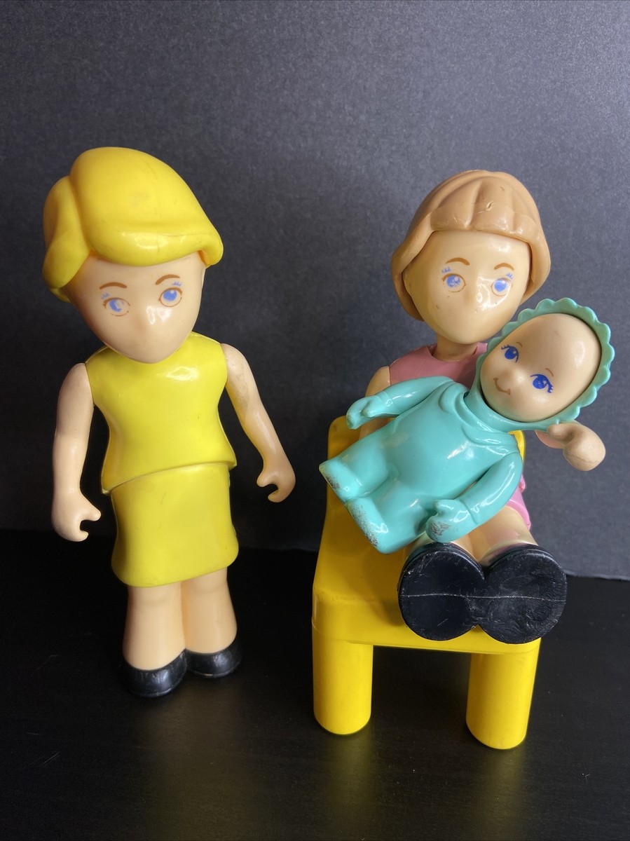 Little Tikes Dollhouse People You & Me Happy Together Cottage