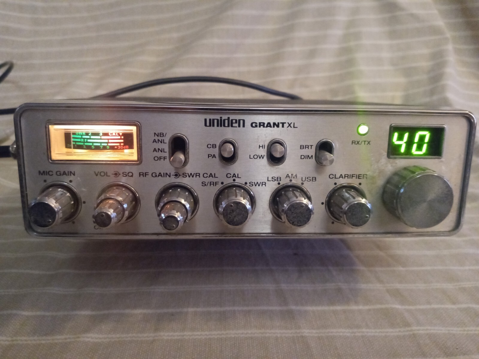 Vintage Uniden Grant XL 40CH AM CB Radio with Extra Channels Working ...