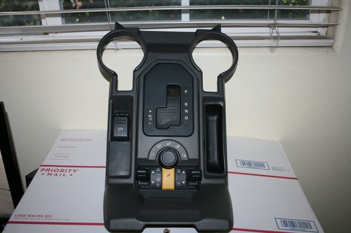 2006 Land Rover LR3 Terrain Console Switch Center YUD501230WUX CENTER ...