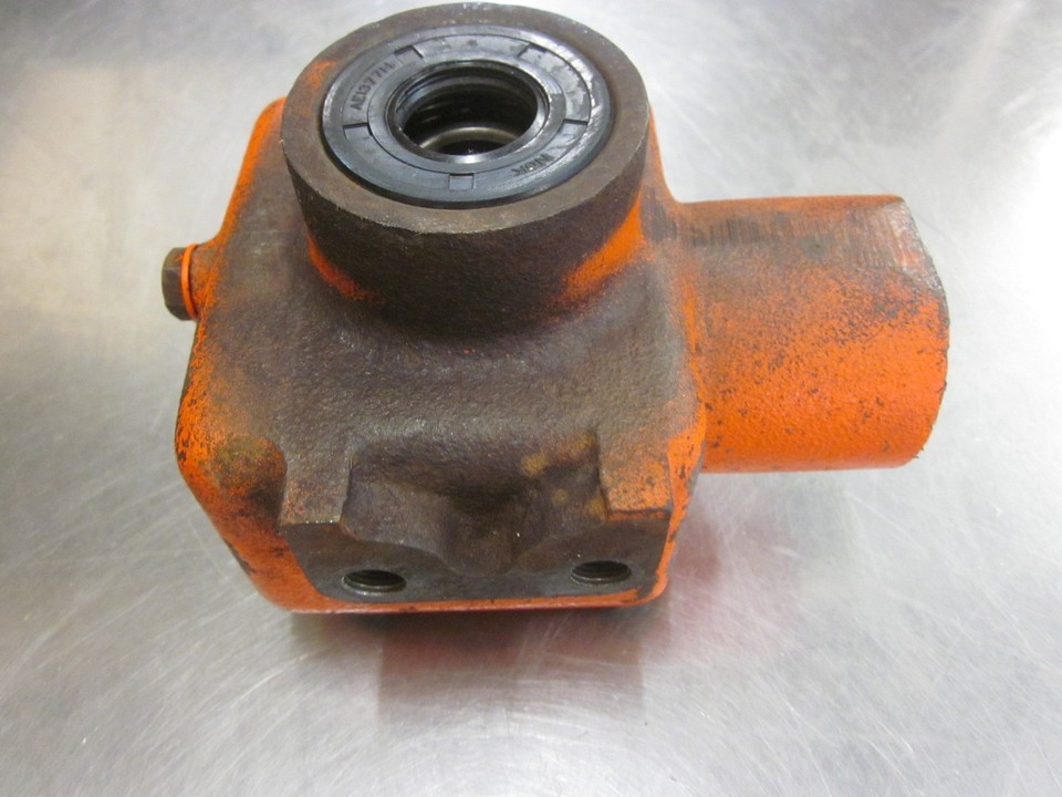 Kubota G1800 RC48-G20 Tractor Mower Deck Bevel Gear Box Housing 70712 ...