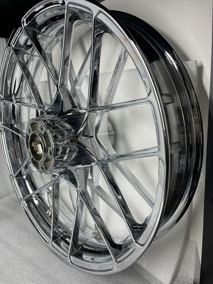 Harley 2024 CVO FUGITIVE Touring STREET GLIDE Chrome Wheels OEM HD Rims ...