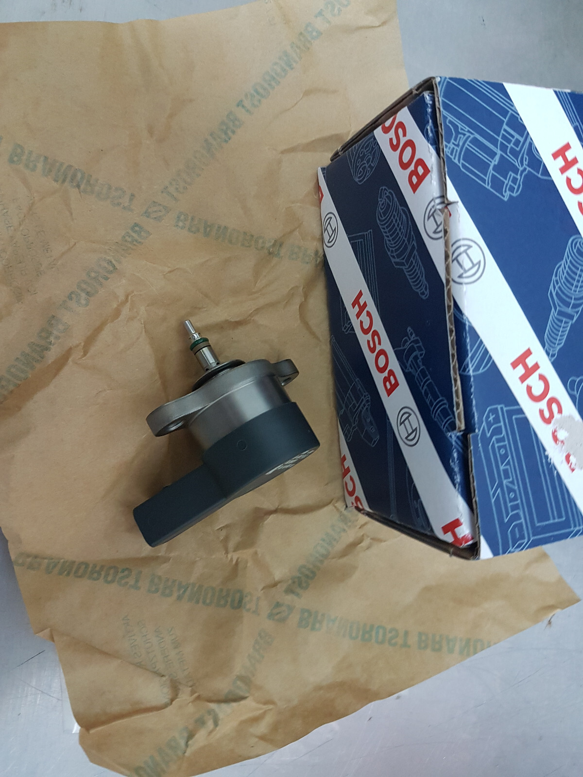GENUINE BOSCH 0281002750 FUEL PRESSURE CONTROL VALVE REGULATOR FOR MB ...