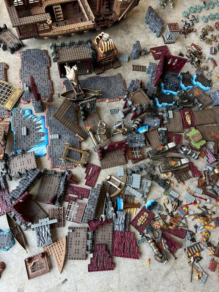 Huge Lot of Mega Bloks Dragons Pirates Krystal Wars Castle Ship Weapons ...