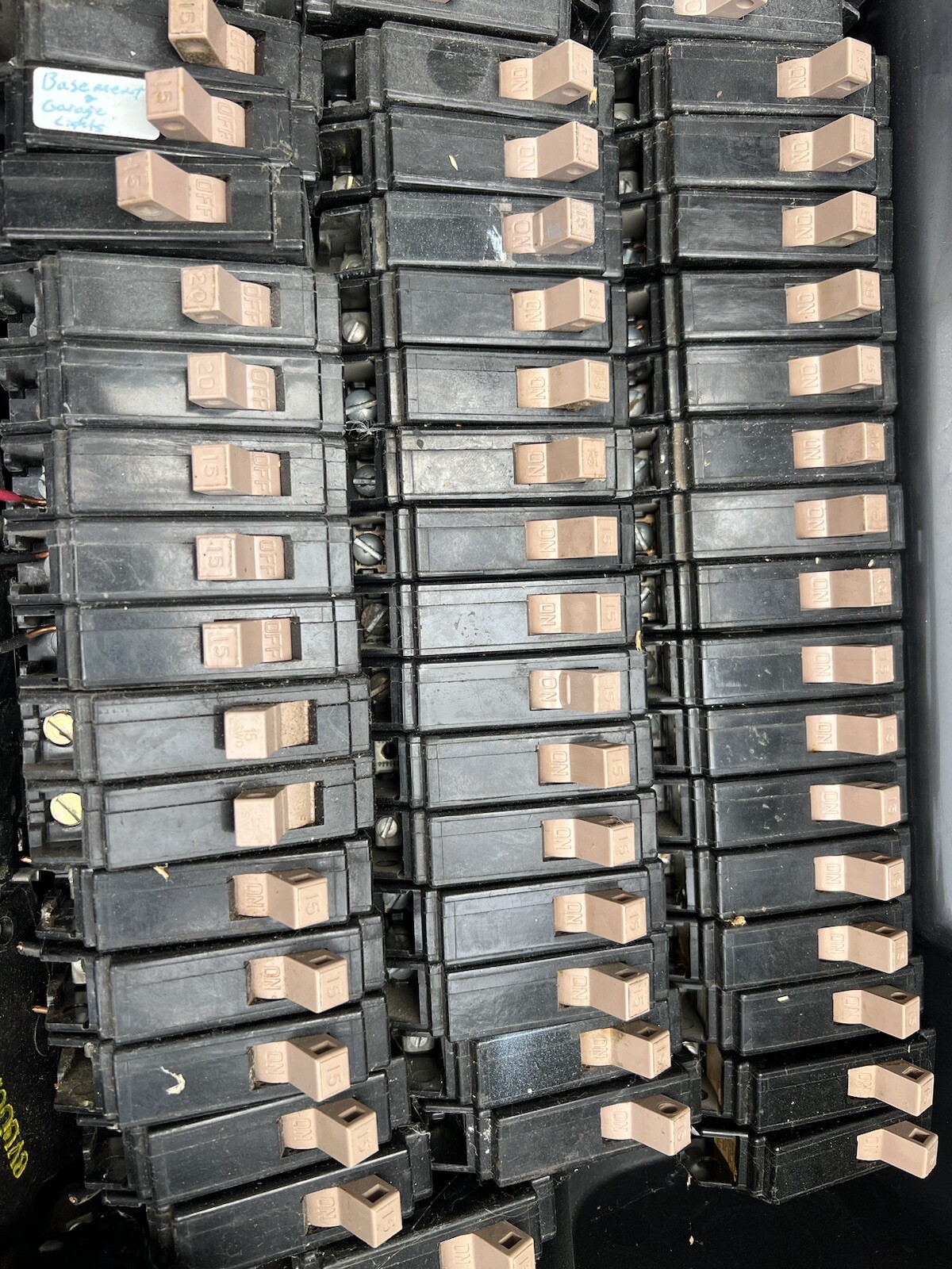 CH115 Cutler Hammer 120/240V Single Pole Circuit Breaker (Metal Feet ...