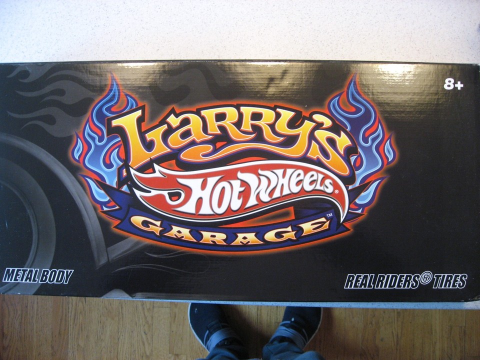 New Sealed Hot Wheels Larry's Garage 21 Car Set Real Riders Pink Passin ...