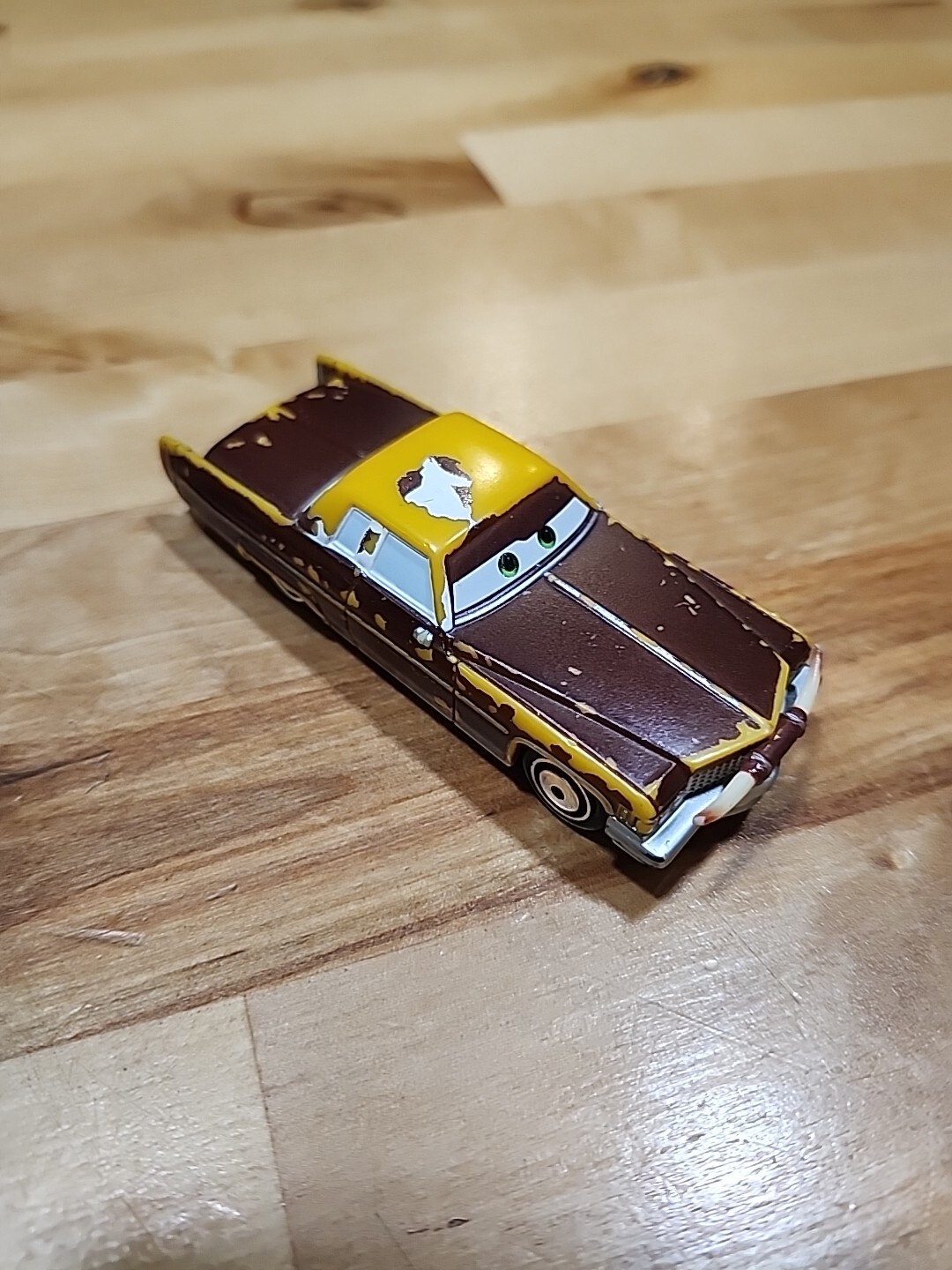 Disney Pixar Cars Tex Dinoco Color Changers Brown to Gold T2954 - 1:55 ...