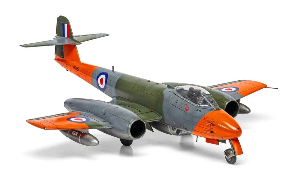 AIRFIX Models 9182 1/48 Gloster Meteor F8 British Jet Fighter Model Kit ...