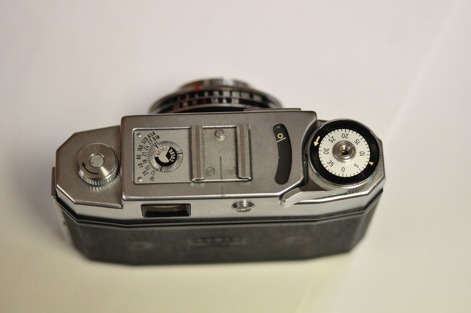 Zeiss Ikon Contina 35mm camera with the 45mm f2.8 Pantar, lens cap ...