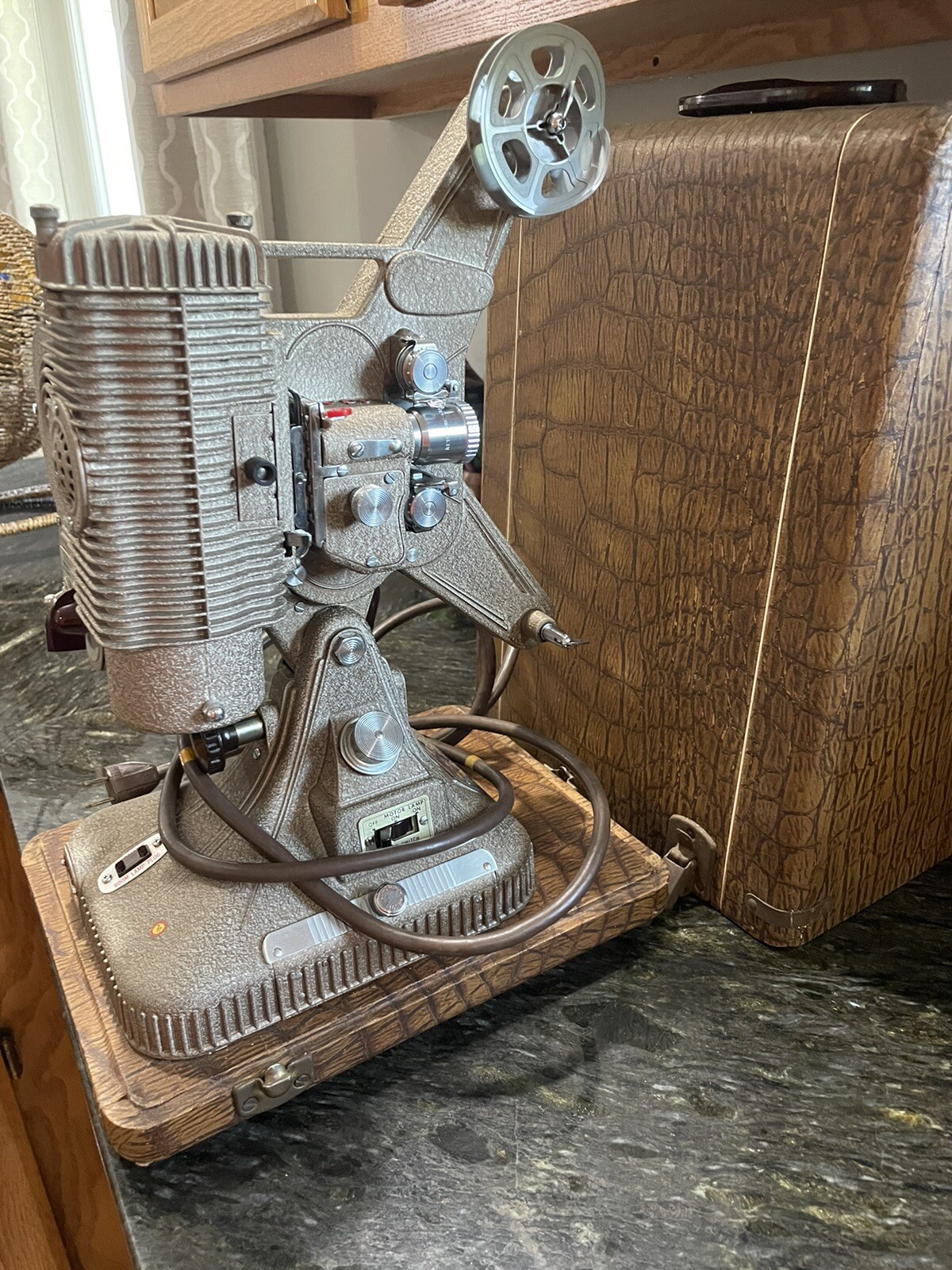 Vintage Keystone Regal K-109 8mm Movie Projector w/ Carrying Case | eBay