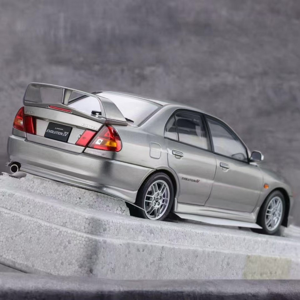 Motorhelix MH 1/18 Mitsubishi Lancer Evolution IV Steel Silver Met ...