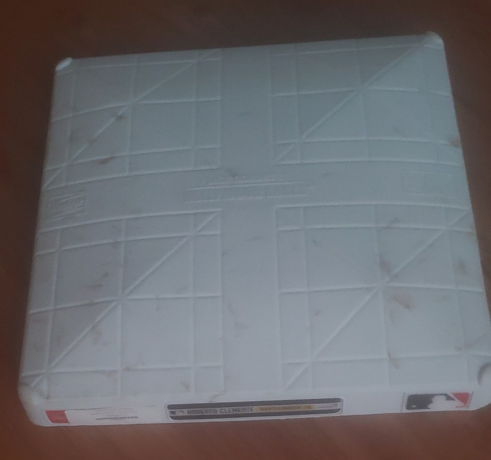 Roberto Clemente Day/Game Used Base - 18X18 Base-MLB Official Hologram ...