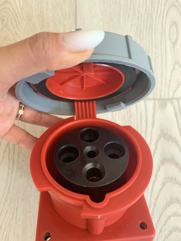 IEC 60309 Waterproof Industrial Connector Socket, 4Pin 63A 380V-415V 3P ...