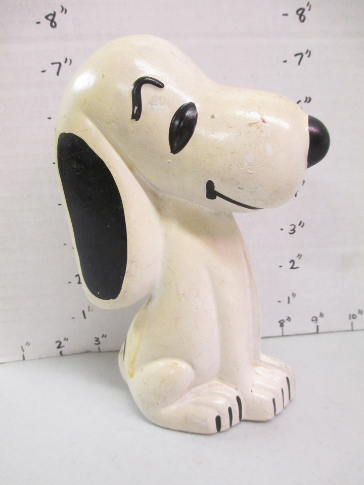 SNOOPY Peanuts 1970s Charles Schulz comic strip advertising toy coin ...