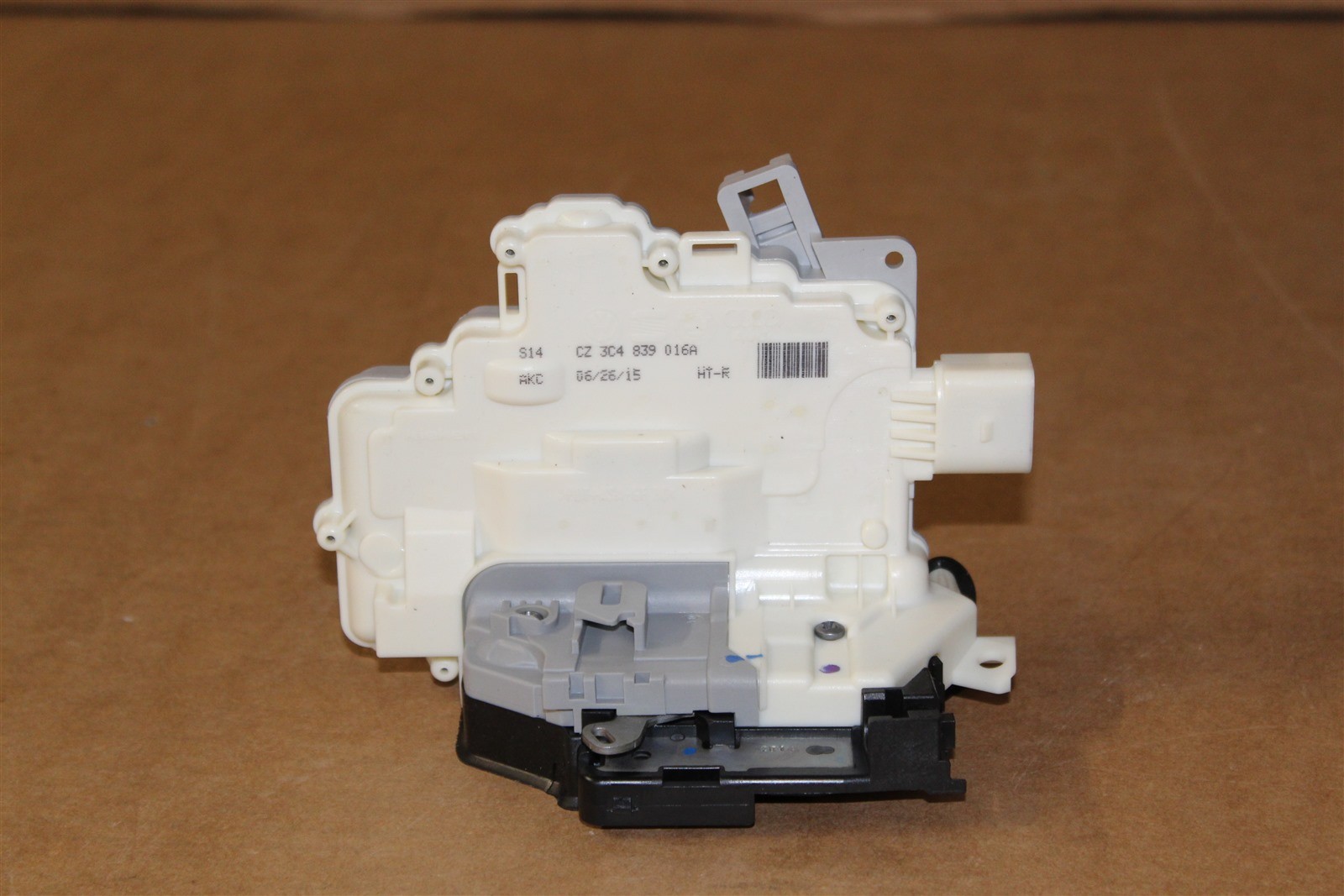 Rear right door lock Tiguan Passat B6 Audi Q7 3C4839016A New Genuine VW ...