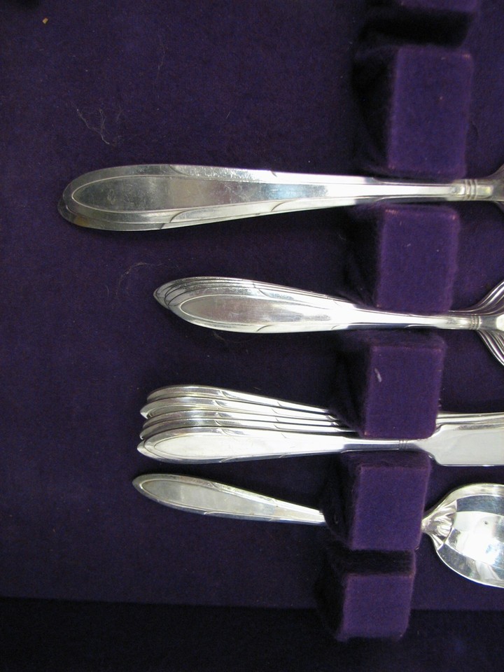 Set Nobility Silver Plate Silverplate Reverie Flatware 65 pcs Service ...