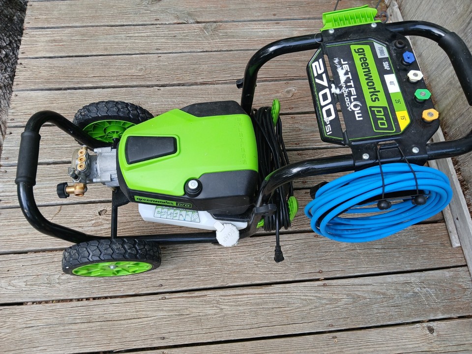 Greenworks Pro 2700 PSI 2.3-GPM Cold Water Electric Pressure Washer ...