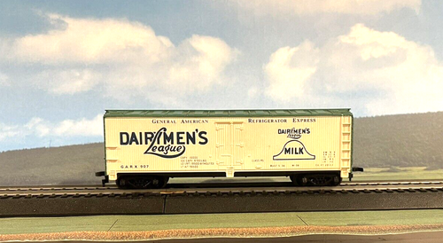 Vintage 1970s HO Scale Tyco Dairymen's League Milk GARX 907 Reefer Car ...