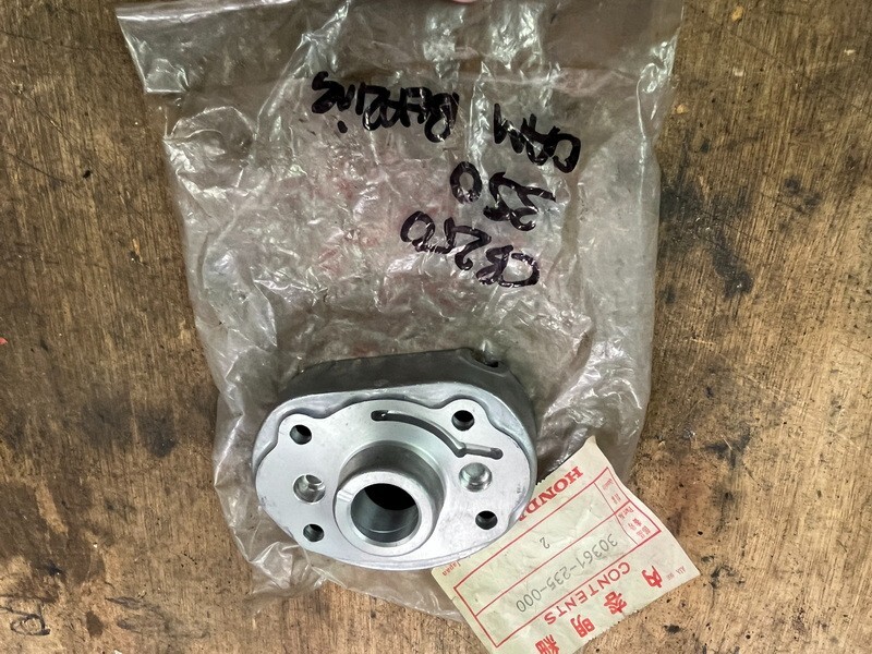 HONDA CB175/CD175/CB250/CB350 POINTS BASE CASE/CAM BEARINGCOVER 30361 ...