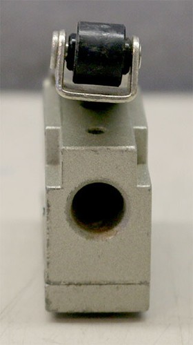 SMC Corporation VM13 Pushbutton Mechanical Valve | eBay