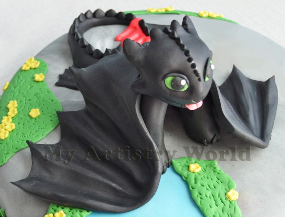 Edible 3D fondant/gum paste Toothless cake topper. Dragon figurine for ...