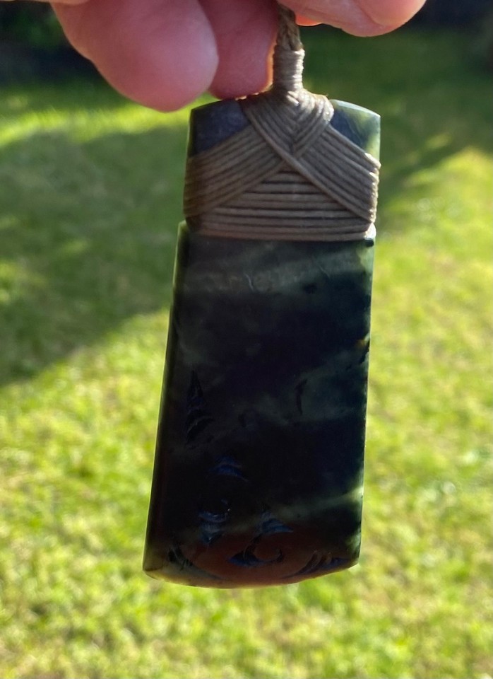 N JERRY NZ DOUGLAS CREEK POUNAMU GREENSTONE JADE MAORI ENGRAVED HEI ...