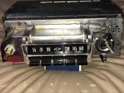 GM Chevrolet AM Radio Pushbutton 986116 Genuine Delco Excellent ...