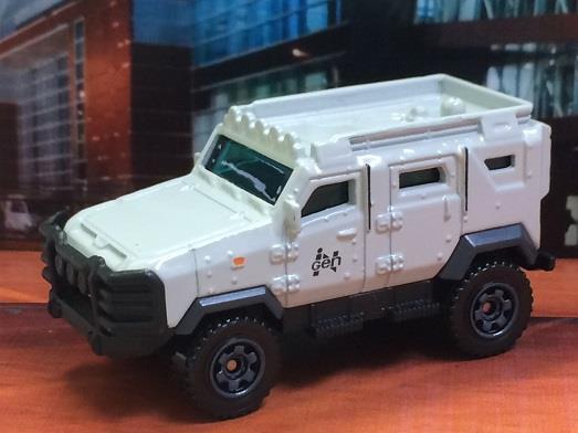JURASSIC WORLD InGEN Soldier Tactical Vehicle Textron Tiger in 1/64 ...