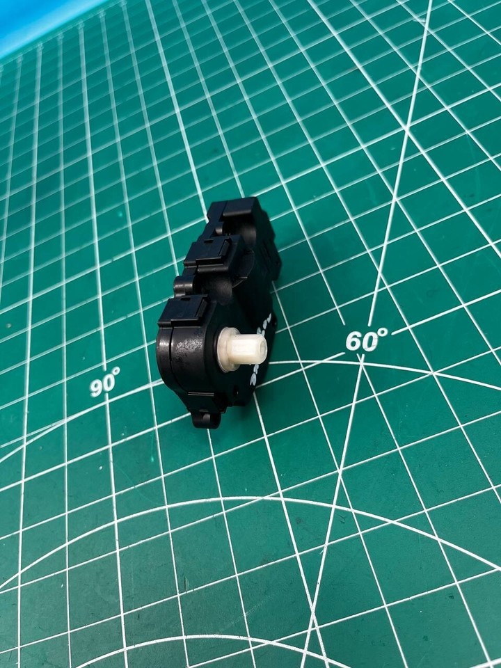 2011-2018 PORSCHE CAYENNE S Heater Flap Actuator Regulator Motor OEM ...