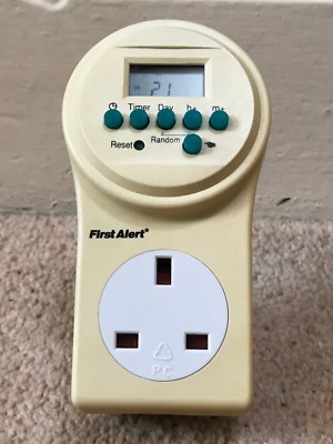 ORIGINAL FIRST ALERT DIGITAL MAINS PLUG-IN 7 DAY TIMER SOCKET FAULTY ...