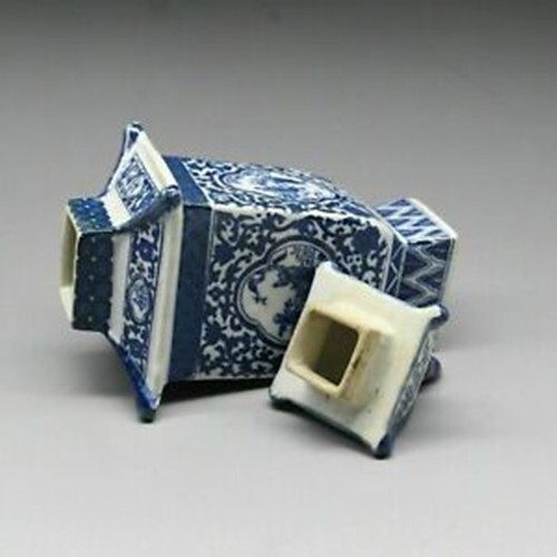 Exquisite Chinese Old blue and white porcelain layered tower W qianlong ...