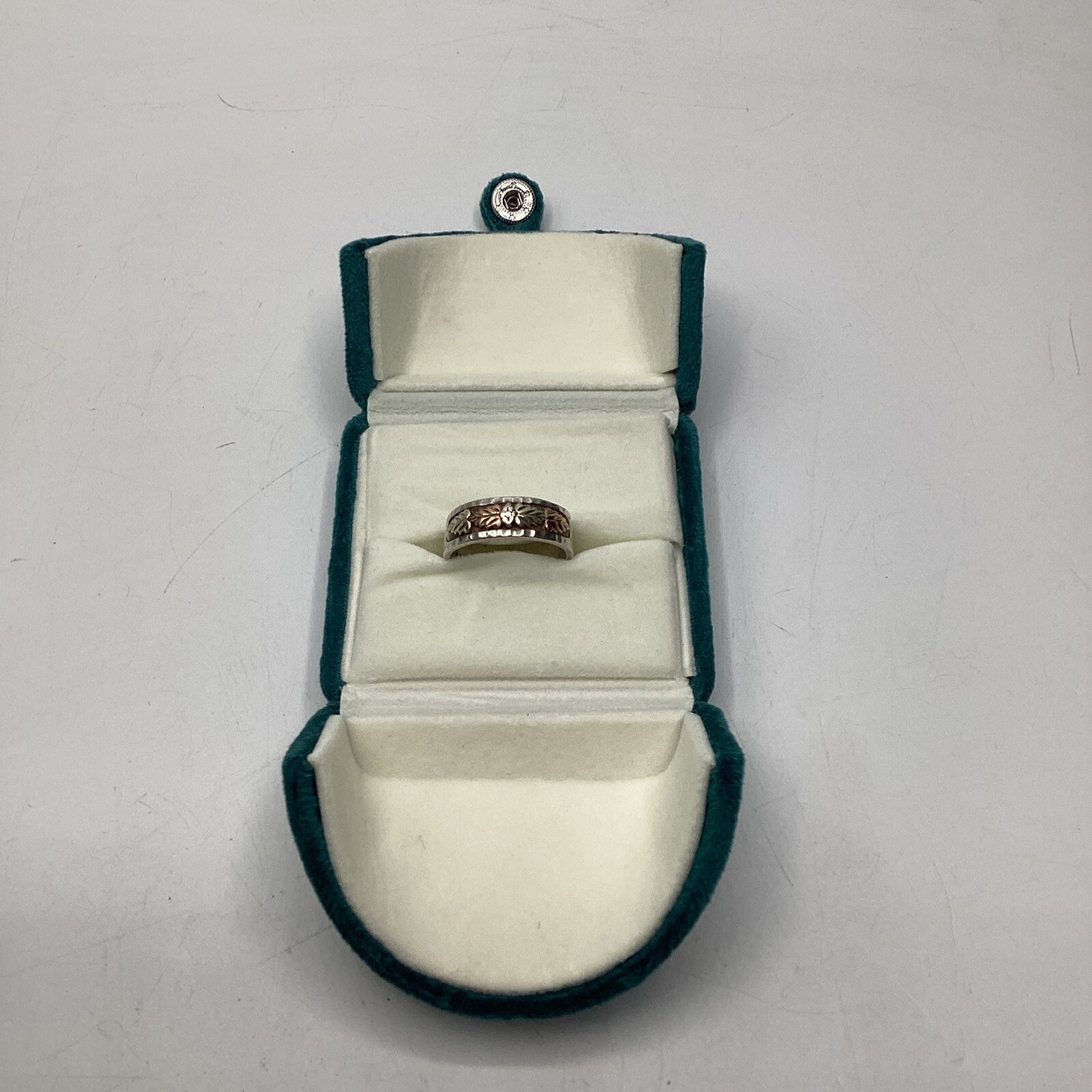 Men's Black Hills Gold 10K Grape Leaf & Sterling Ring… - Gem