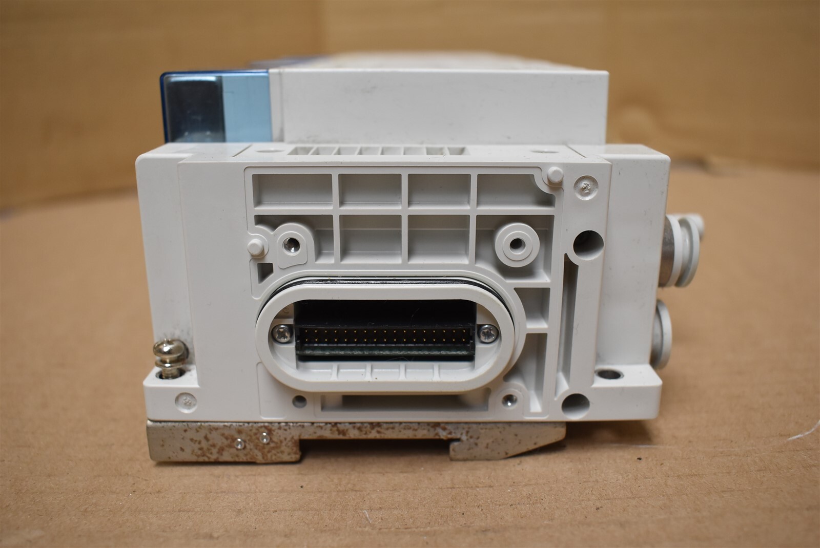 SMC Manifold Bank w/ (10) Solenoid Valves SY5200-5U1 / SY5100-5U1 | eBay