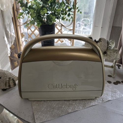 Cricut Cuttlebug Anna Griffin Gold *MACHINE ONLY* Plates NOT included ...