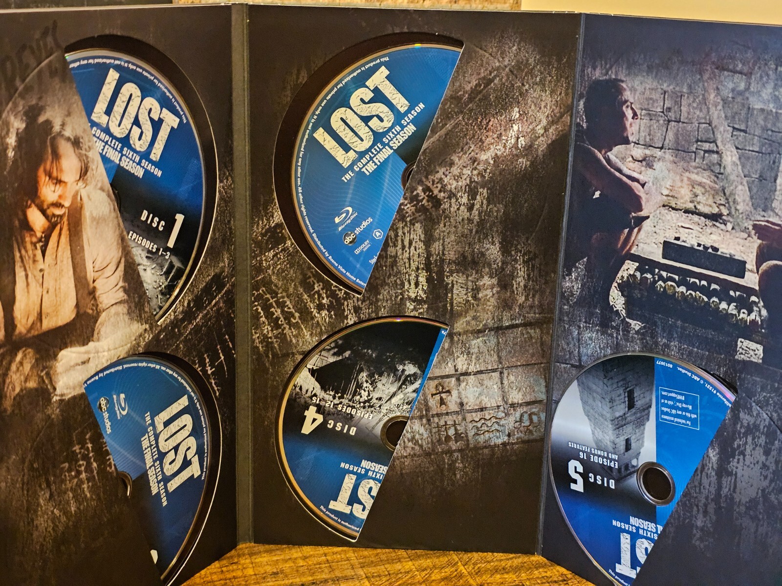 Lost: The Complete Series (Blu-ray Disc, 2010, 36-Disc Set) for sale ...