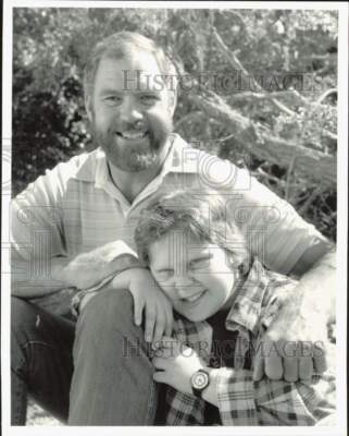 1986 Press Photo Actors Merlin Olsen and Jason Late in "Fathers and ...