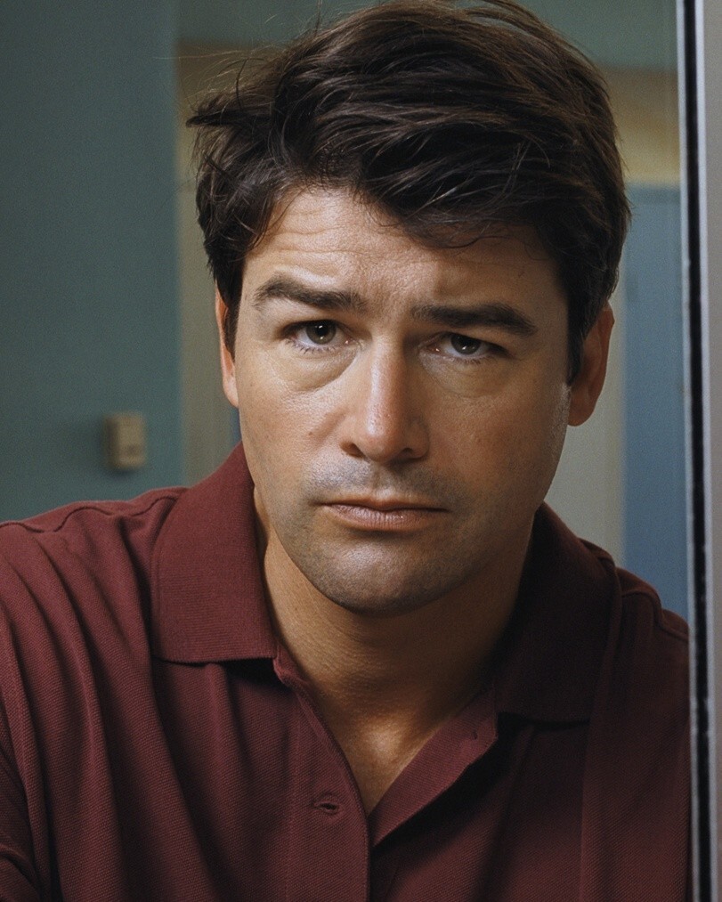 Kyle Chandler Shirtless