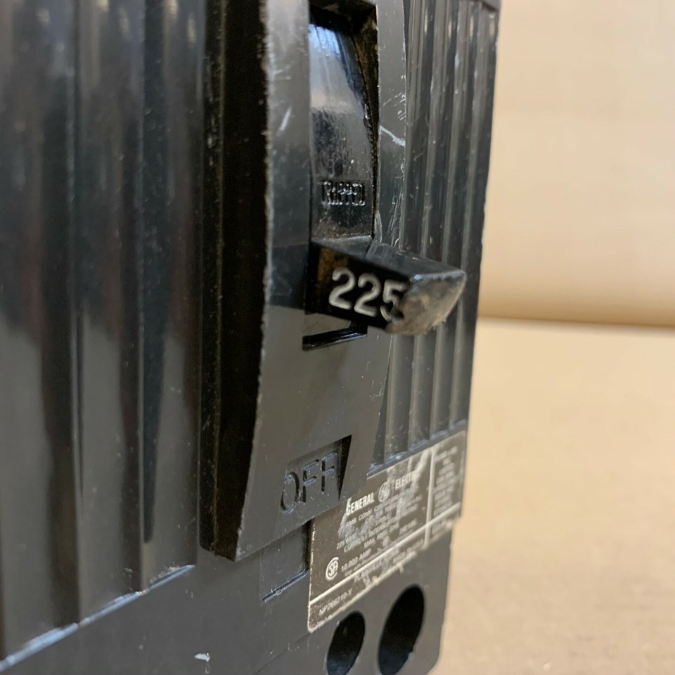 GE TQD TQD32225 3 Pole 225 Amp 240V Paper Label Circuit Breaker Flawed ...