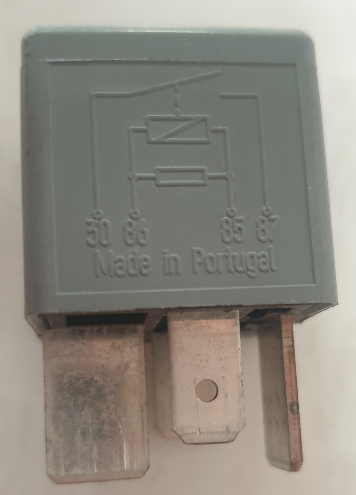 GENUINE 370 RELAY VW AUDI SKODA SEAT 8D0951253 - V23134-J52-X300 4 PIN ...