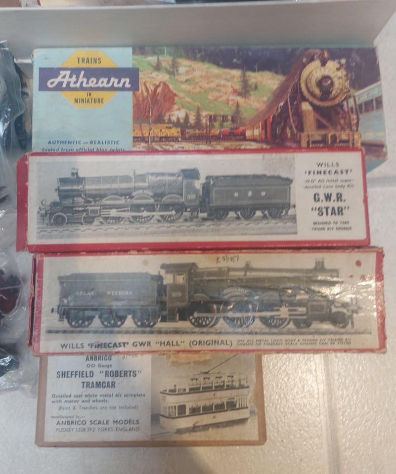 SELECTION / BUNDLE / JOB LOT MODEL RAILWAY / TRAIN COACHES, ENGINES ...