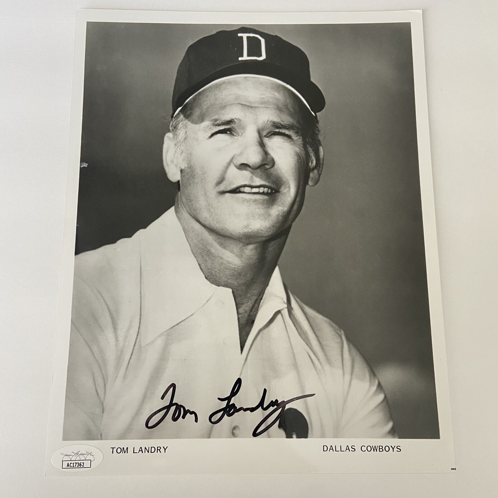 Tom Landry Autographed Memorabilia | Signed Photo, Jersey, Collectibles ...