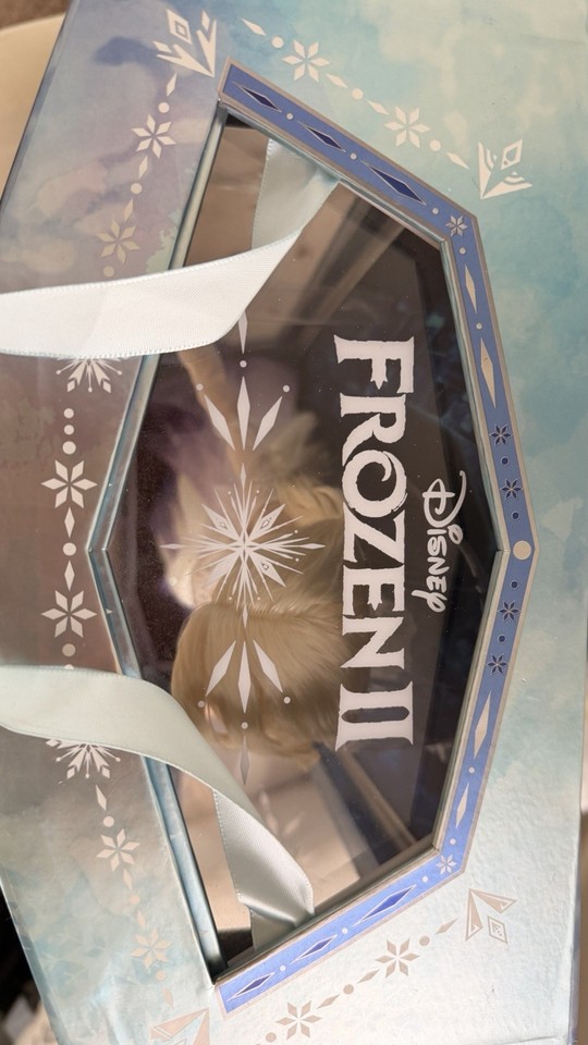 Disney Store Limited Edition Elsa the Snow Queen Doll – Frozen 2 – 17 ...