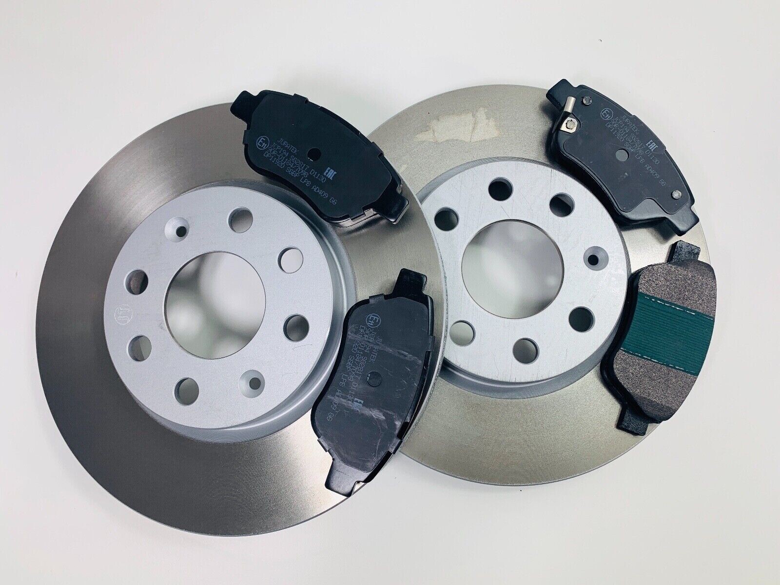 Ford Fiesta MK8 B479 2017-2021 Rear Brake Disc & Pads Set BRAND NEW OEM ...