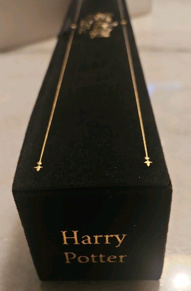Harry Potter & The Cursed Child Harry Potter Wand Replica - Broadway ...